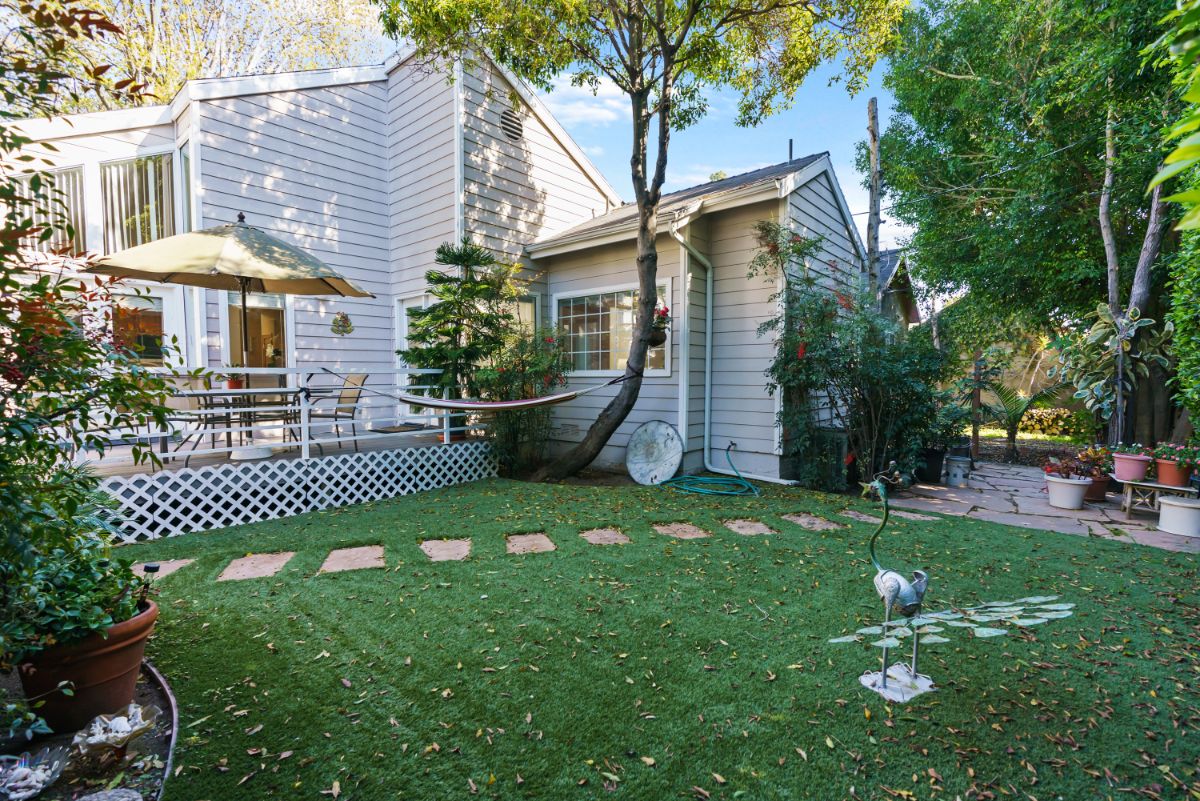 2559 Butler Ave - Pete Castro Group | SELL WELL. BUY WISE. LIVE HAPPY.